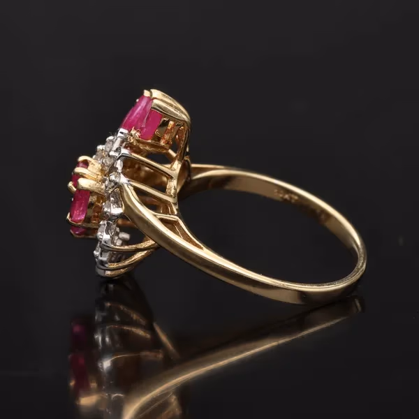 10ct Gold Ruby Diamond Ring - Hemswell Antique Centres
